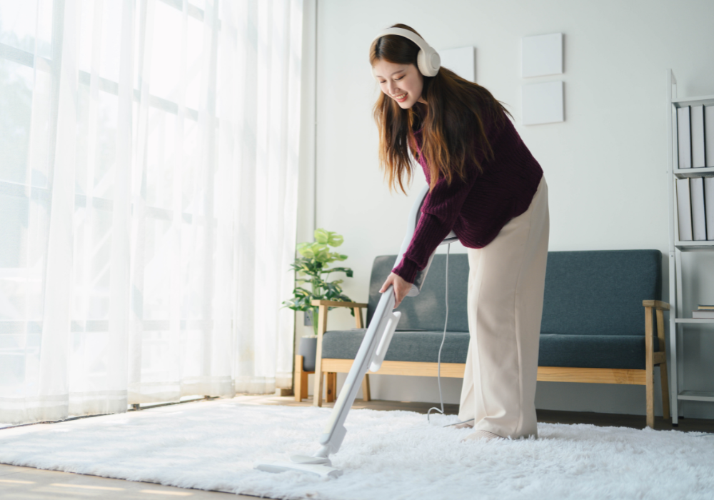 Cara Tepat dan Cepat Membersihkan Rumah! Jangan Lupakan Kasur dan Sofa